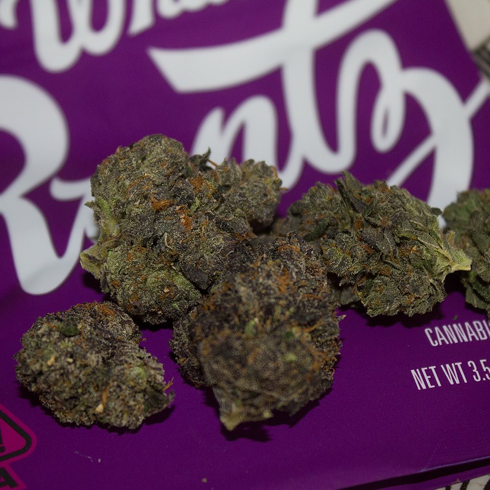 Strain Review: White Runtz (Runtz Pheno) - The Highest Critic Strain Review: White Runtz (Runtz Pheno) - The Highest Critic